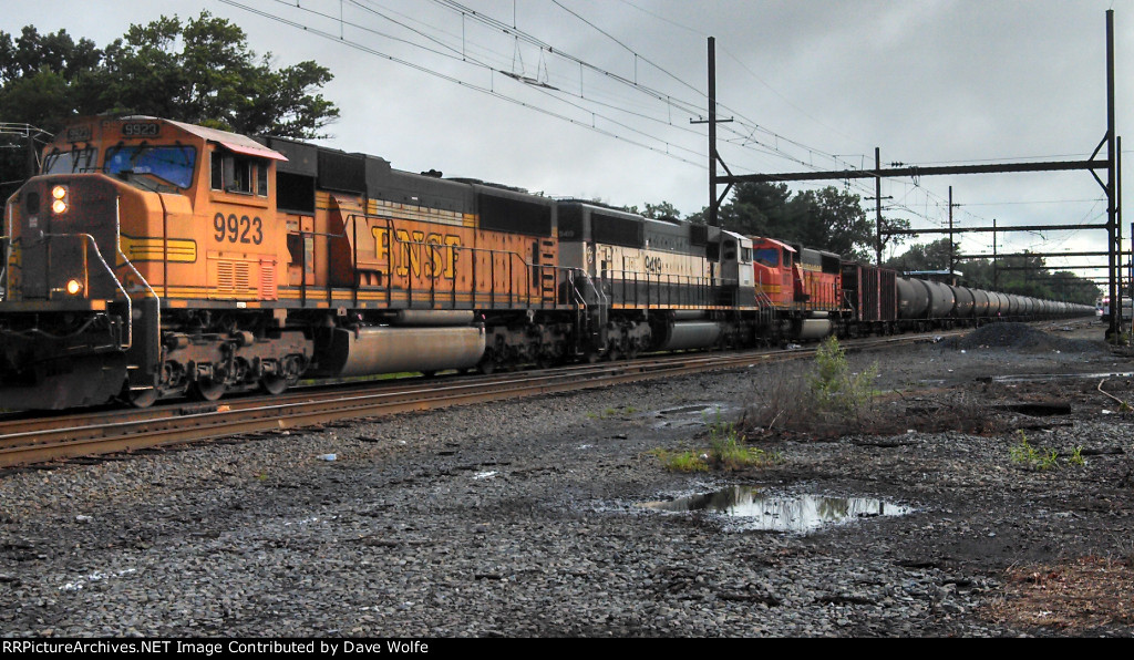 BNSF 9923 Pulling CSX K040